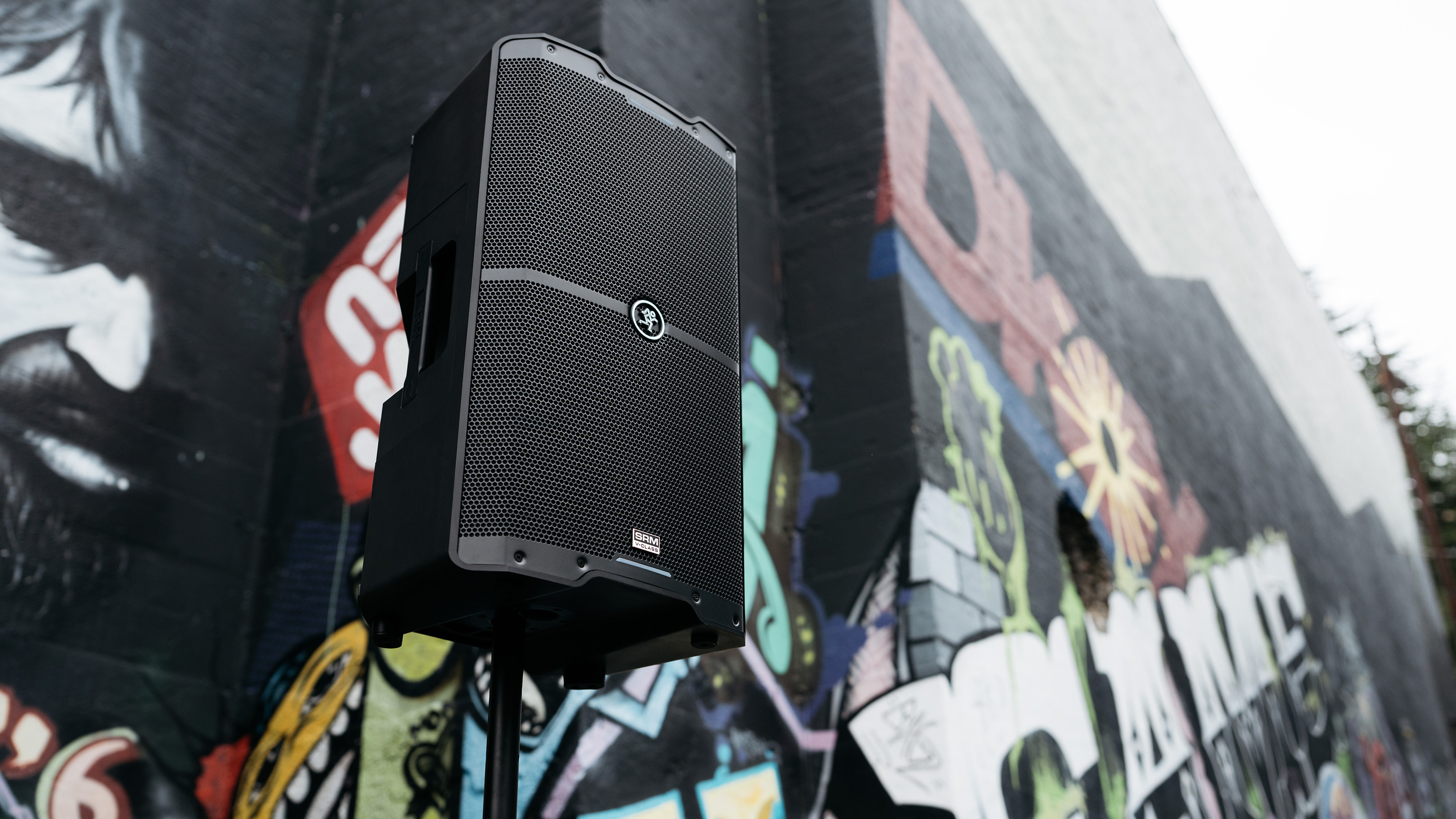 SRM210 V-Class 10” Powered Loudspeaker - MACKIE | MACKIE