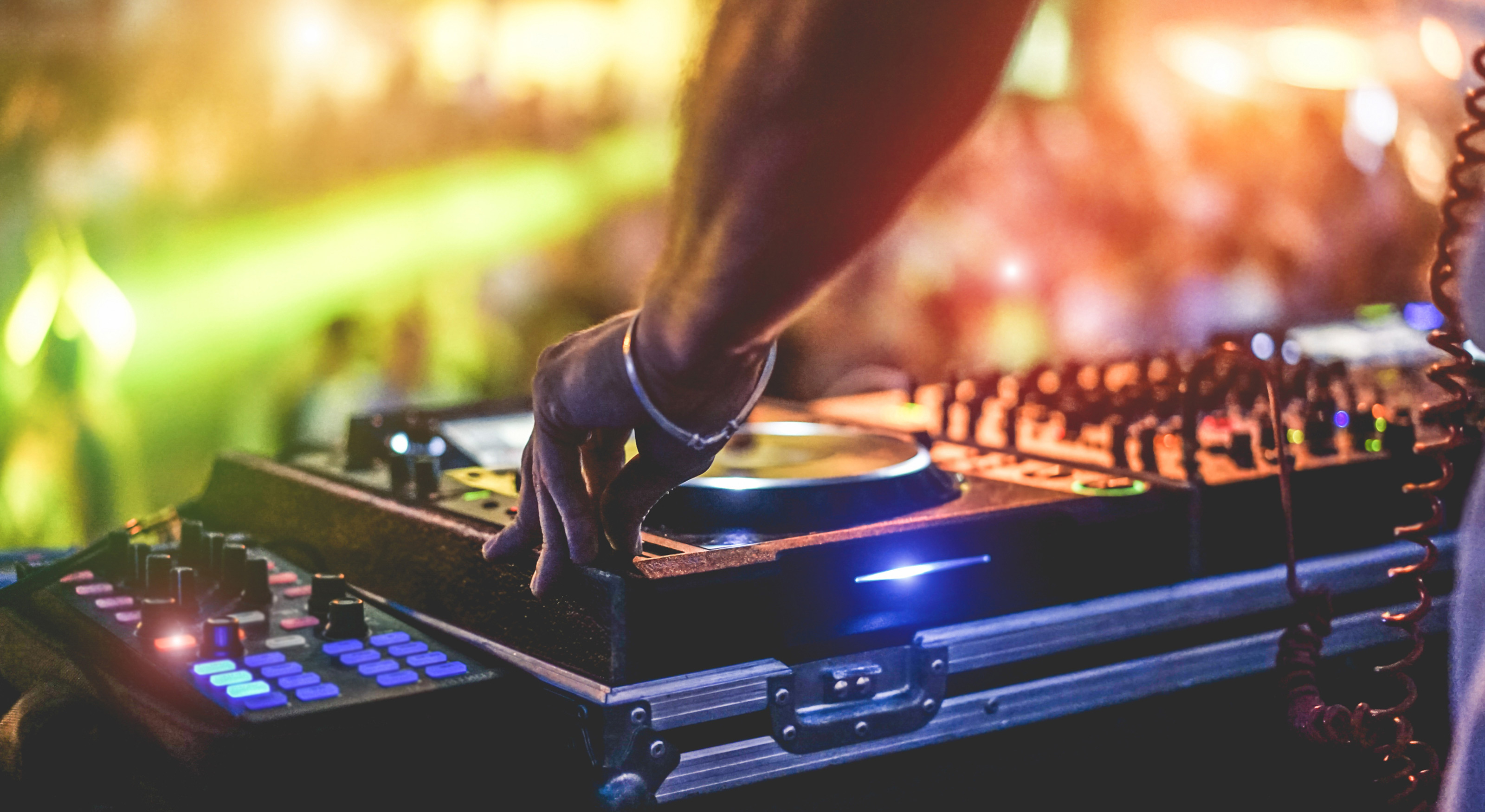 Mobile DJ | MACKIE